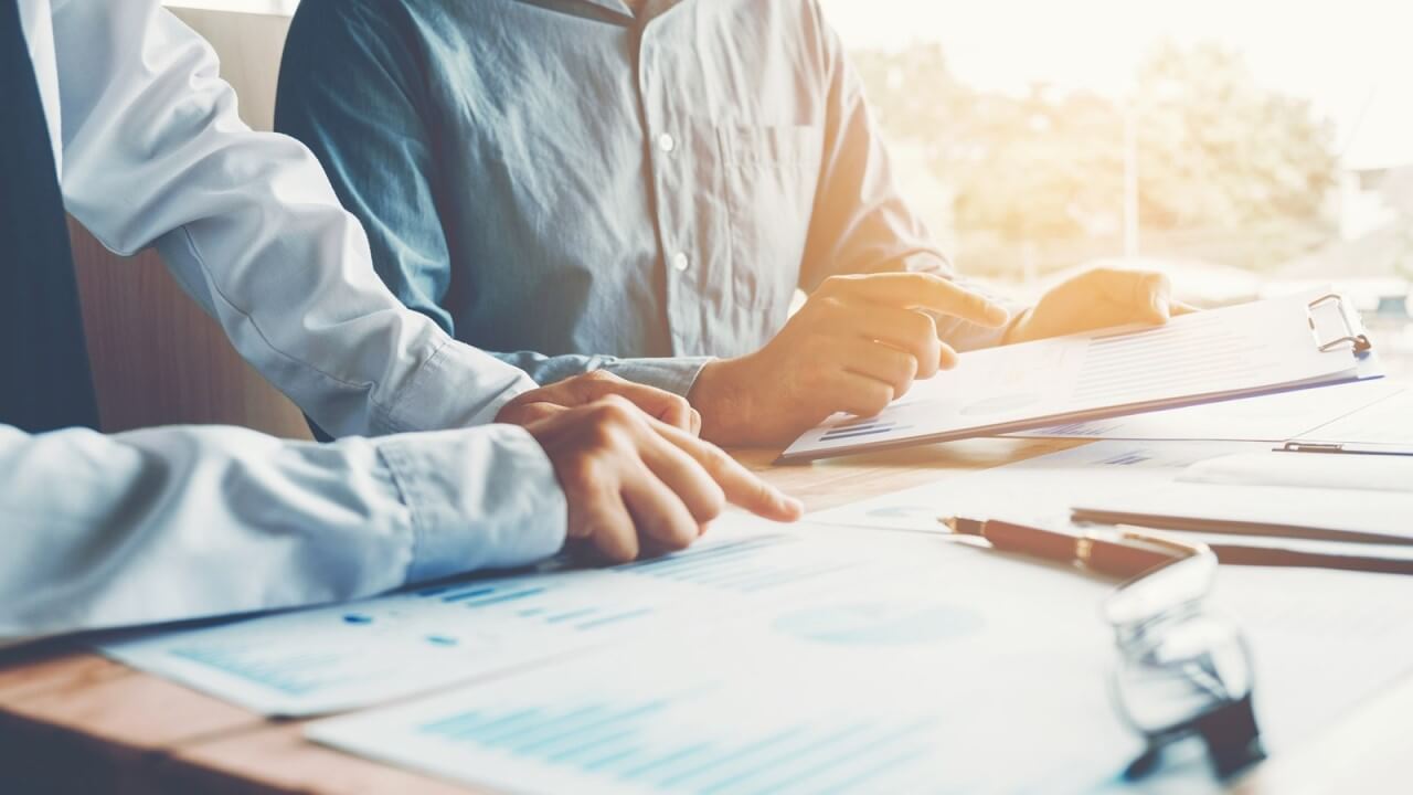 Mitarbeitergespräch Leitfaden: Die 10 wichtigsten Tipps